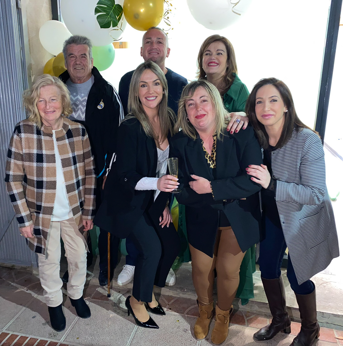 María Sáez inaugura su Clínica en Buñol - hoyunclick