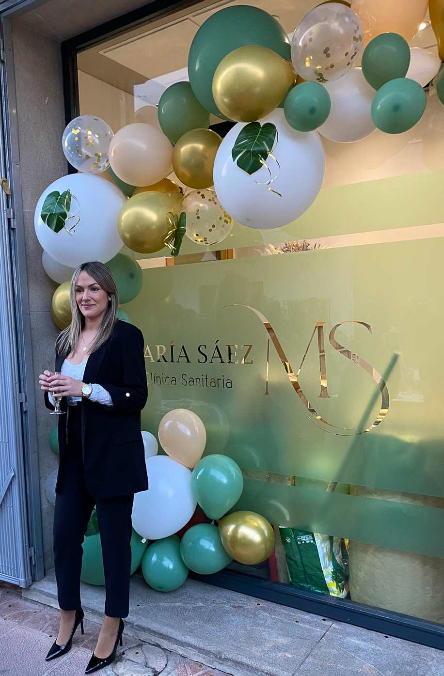 María Sáez inaugura su Clínica en Buñol - hoyunclick